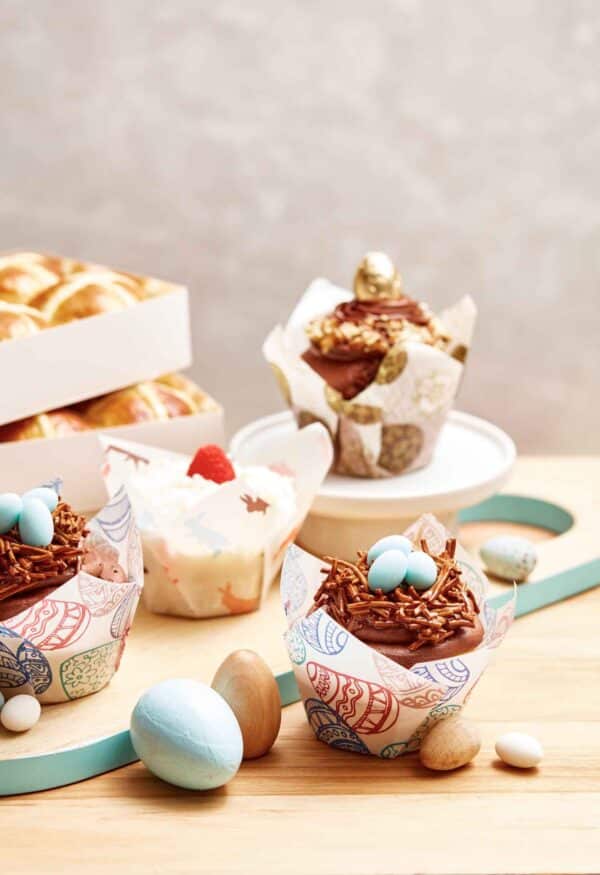 Large Muffin Wrap Hopping Bunnies (150 per carton) - Confoil